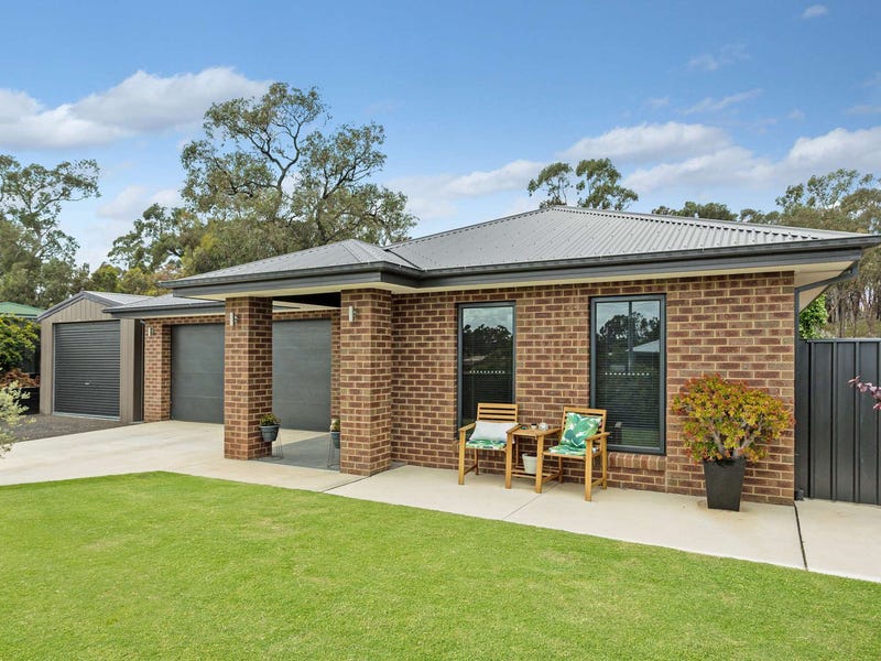 25 Drumbane Drive, Golden Square, VIC 3555 - realestate.com.au