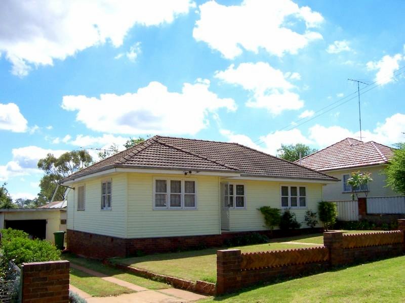 33 Perry Street, Harlaxton, QLD 4350 - realestate.com.au