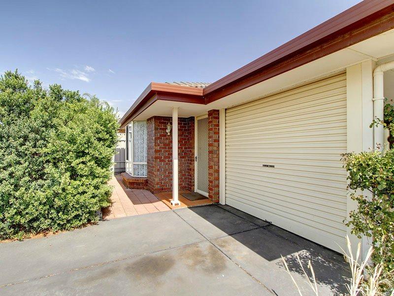 10 Glastonbury Way, Craigmore, SA 5114 - realestate.com.au