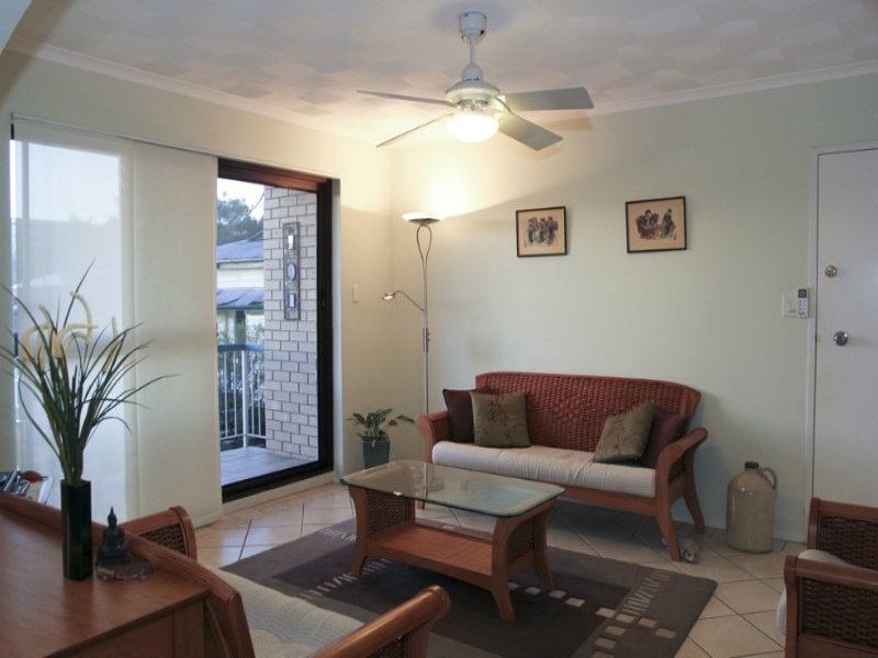 3/8 Baragoola Street, Coorparoo, Qld 4151 - Property Details