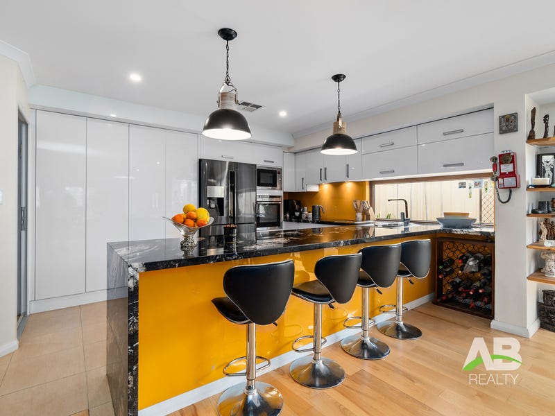 8 Srebreno Road, Wanneroo, WA 6065 - Property Details