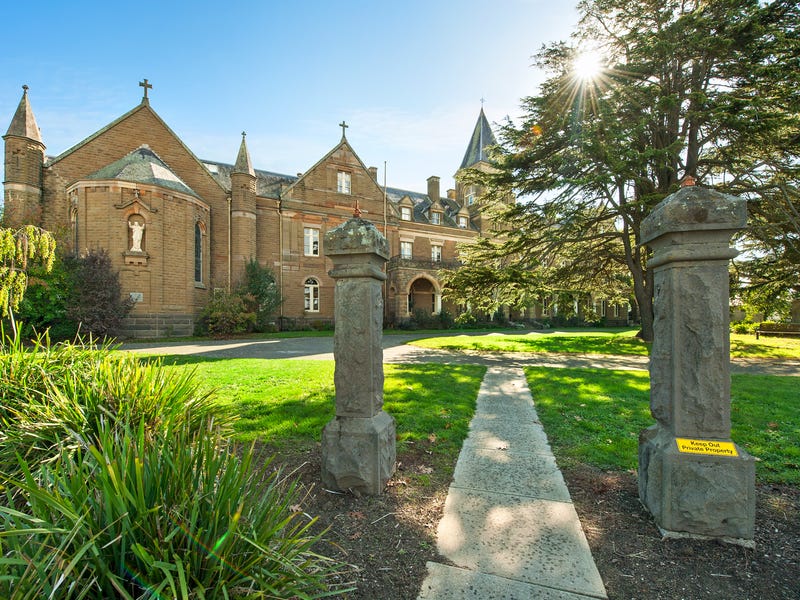 27/300 Gillies Street North, Wendouree, Vic 3355 - Property Details