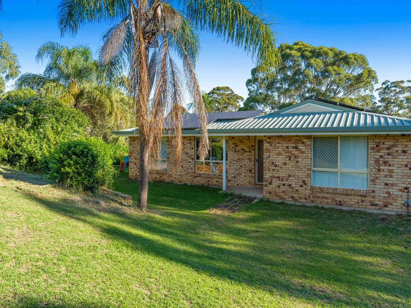 7 Palmer Drive, Highfields, Qld 4352 - Property Details