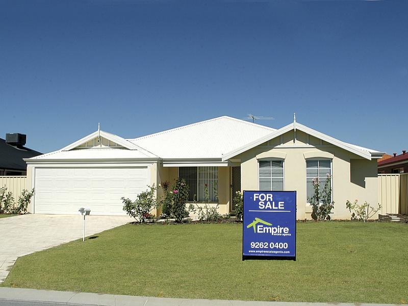 8 Rodena Way, Canning Vale, WA 6155 - realestate.com.au