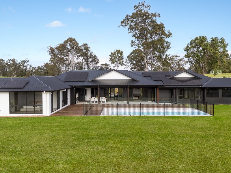 4 Bedroom Properties for Sale in Banyo, QLD 4014 (+1 location ...