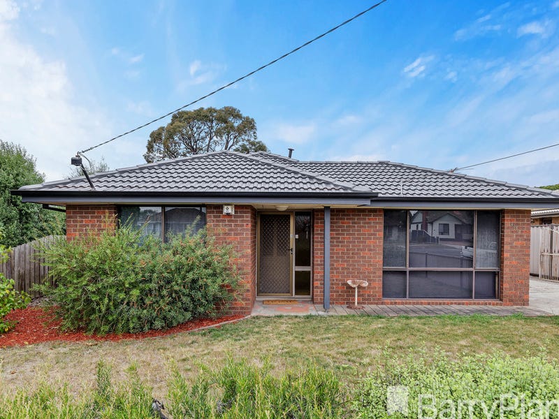 448 Gillies Street North, Wendouree, Vic 3355 - Property Details