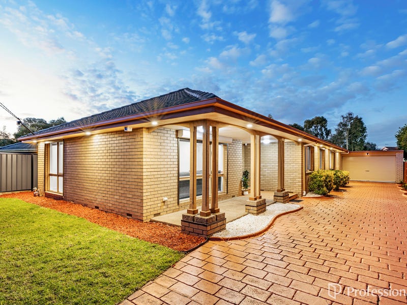 13 Valewood Drive, Kealba, Vic 3021 - Property Details