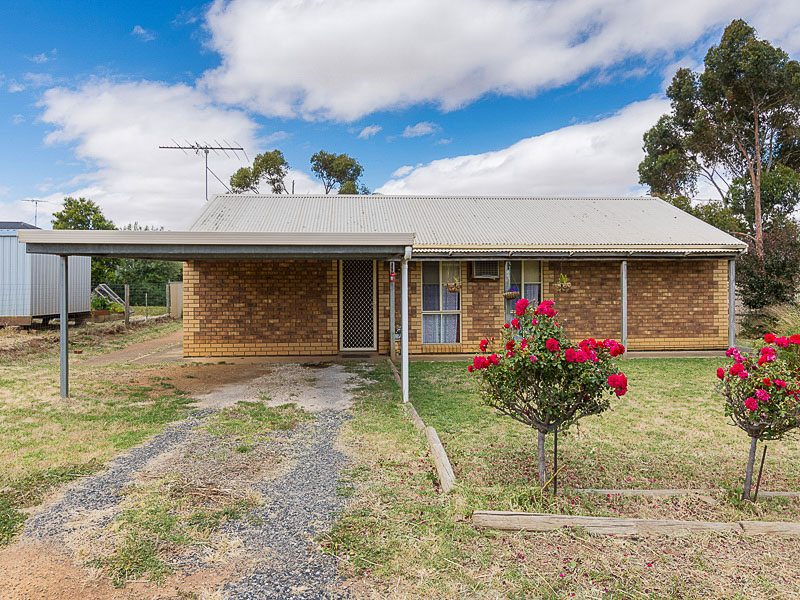11 Carruthers Court, Strathalbyn, SA 5255 - Property Details