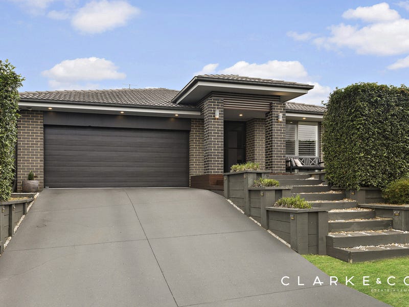 11 Finch Crescent, Aberglasslyn, NSW 2320 - Property Details