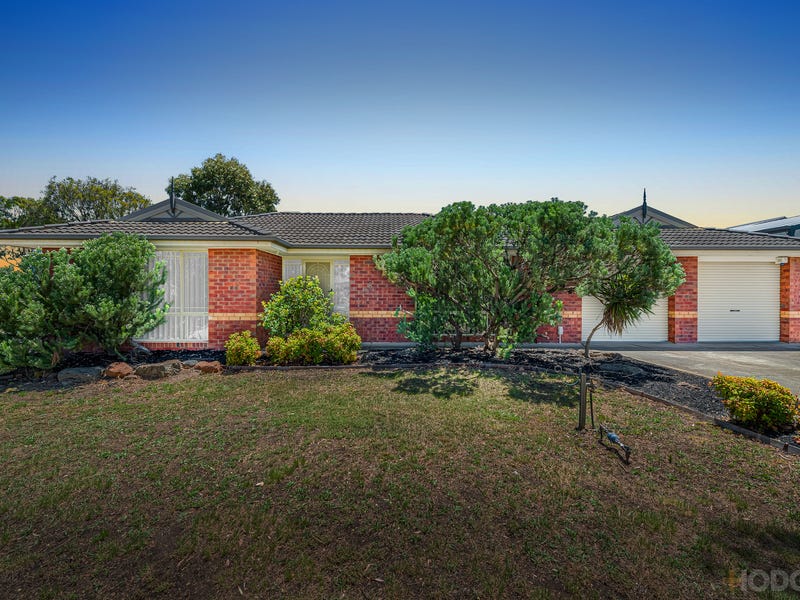 8 Whitfield Court, Truganina, Vic 3029 - Property Details