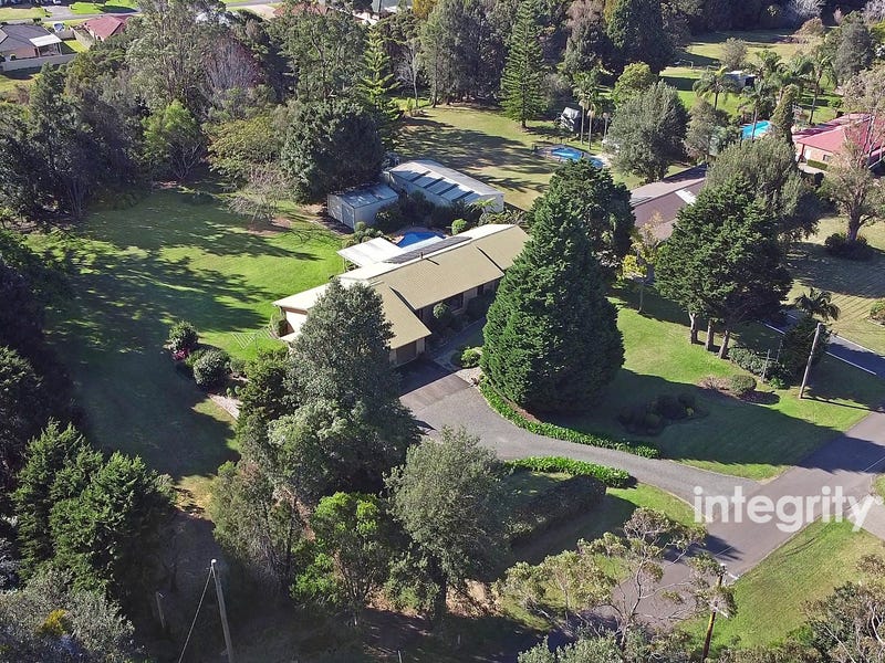 4 Halstead Place, Bomaderry, NSW 2541 - Property Details