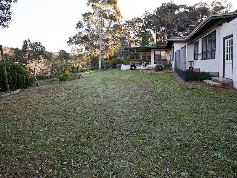 18 Thompson Road, Roleystone, WA 6111 - Property Details