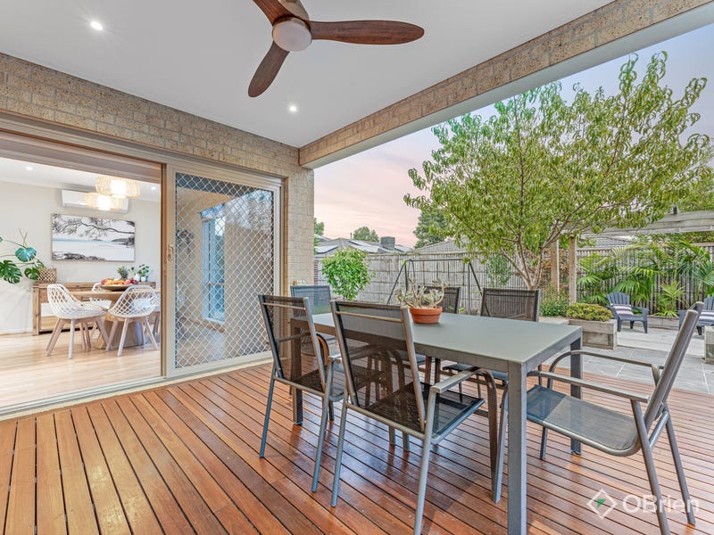 7 Arwon Court, Sandhurst, Vic 3977 - Property Details