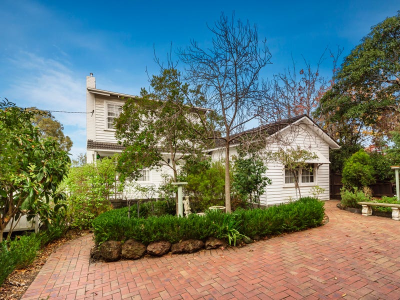 11 Erskine Road, Macleod, Vic 3085 - Property Details