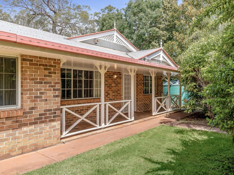 9 Rees Drive, Highfields, Qld 4352 - Property Details