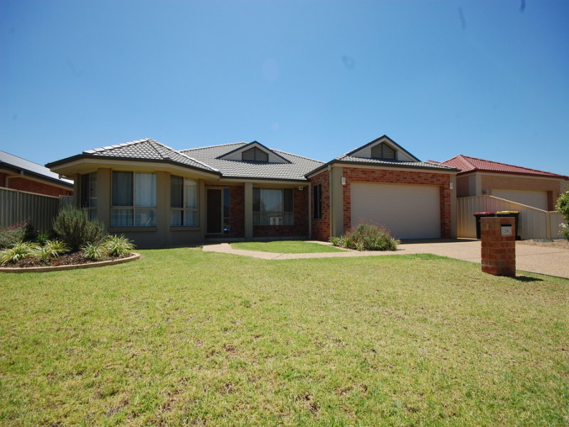 39 Calabria Road, Griffith, NSW 2680 - realestate.com.au