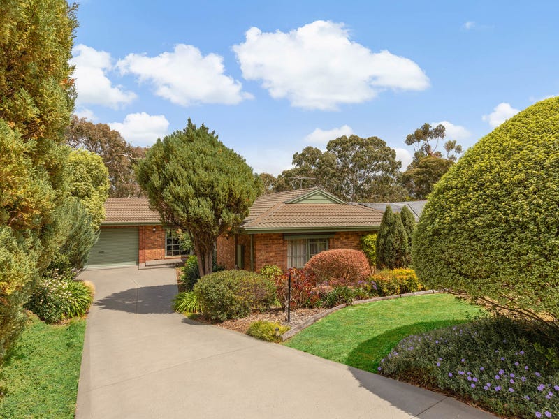 10 Stonehaven Close, Sunbury, Vic 3429 - Property Details