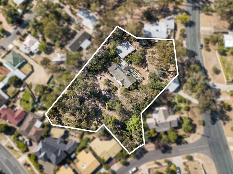 7 Cotswold Cres, Kennington, VIC 3550 - realestate.com.au