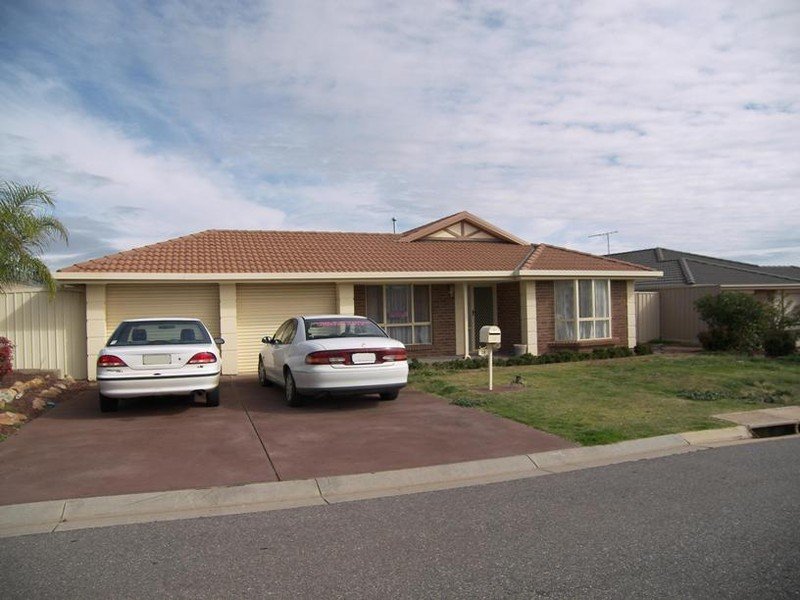 18 Axminster Cres, Craigmore, SA 5114 - realestate.com.au