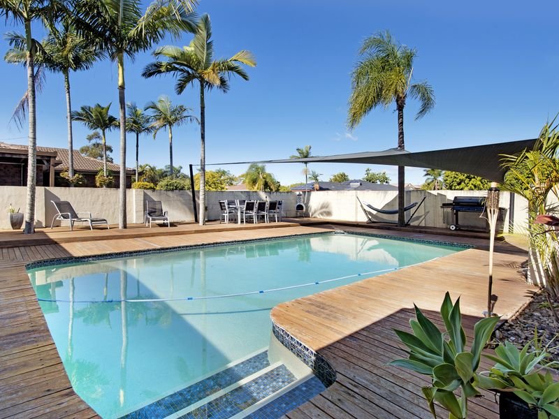 11 Collins Cres, Benowa, QLD 4217 - realestate.com.au