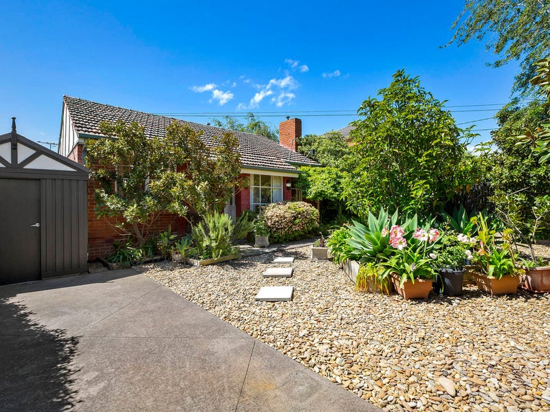 1/13 Woolert Street, Ashwood, Vic 3147 - Property Details