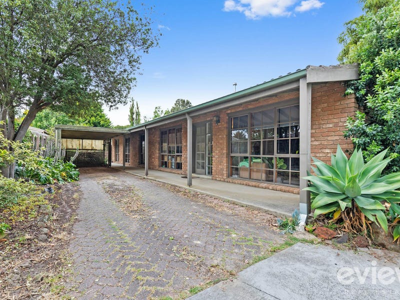5 Dunsterville Crescent, Frankston, Vic 3199 - Property Details