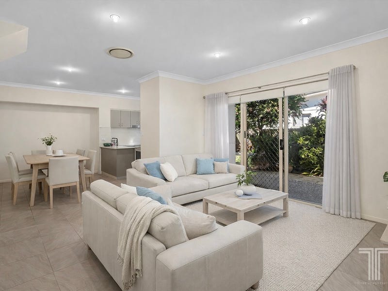 32/11 Tripcony Place, Wakerley, Qld 4154 - Townhouse for Sale ...