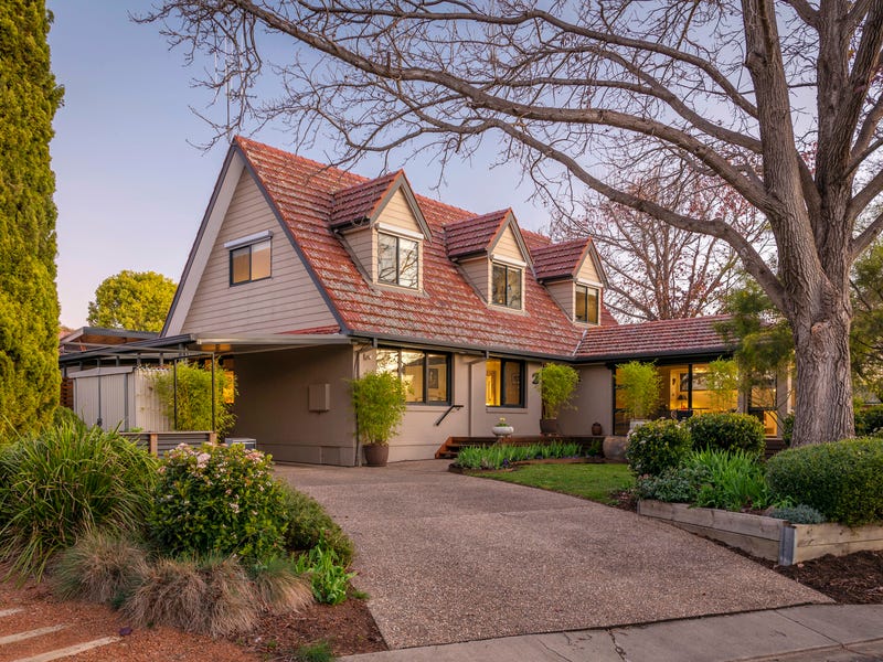 2 Dakin Place, Hackett, ACT 2602 - Property Details