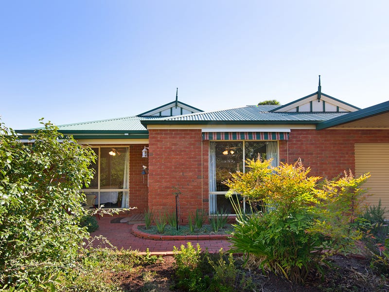 15 Roderick Street, Castlemaine, VIC 3450 - realestate.com.au