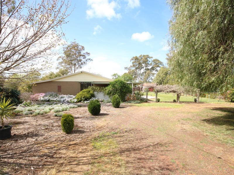 90-92 Michie Street,, Elmore, Vic 3558 - Property Details