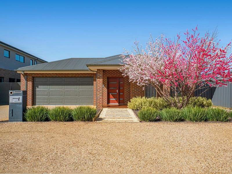 4 Allan Drive, Darley, Vic 3340 - Property Details