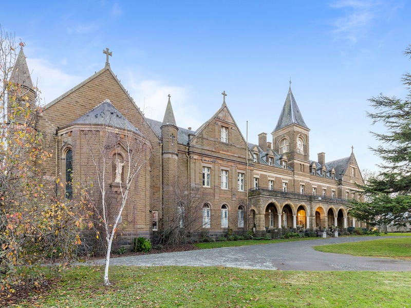 13A/300 Gillies Street North, Wendouree, Vic 3355 - Property Details