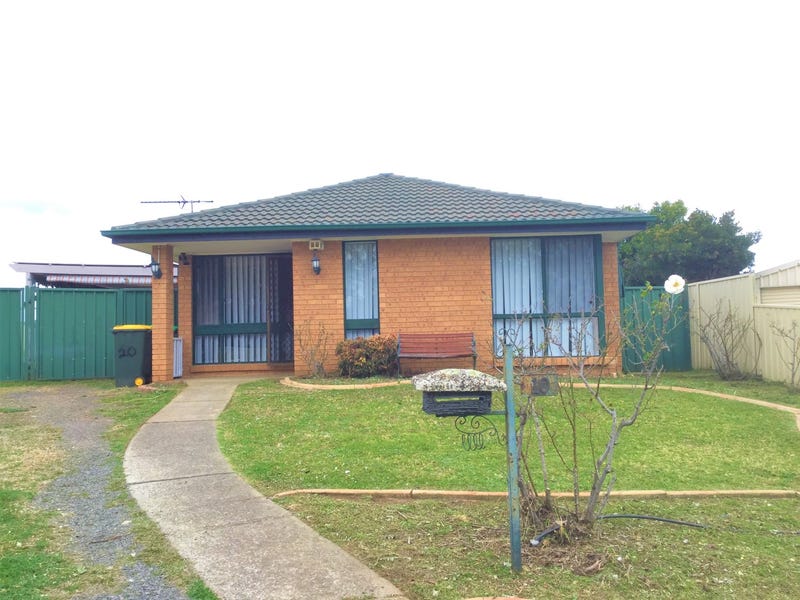 10 Ferdinand Place, Rosemeadow, NSW 2560 - realestate.com.au
