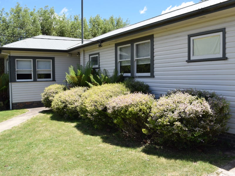23 Ebor Road, Guyra, NSW 2365 - Property Details