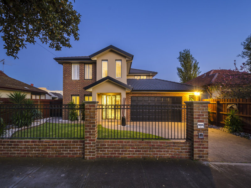 16 Seaview Crescent, Seaholme, Vic 3018 - Property Details
