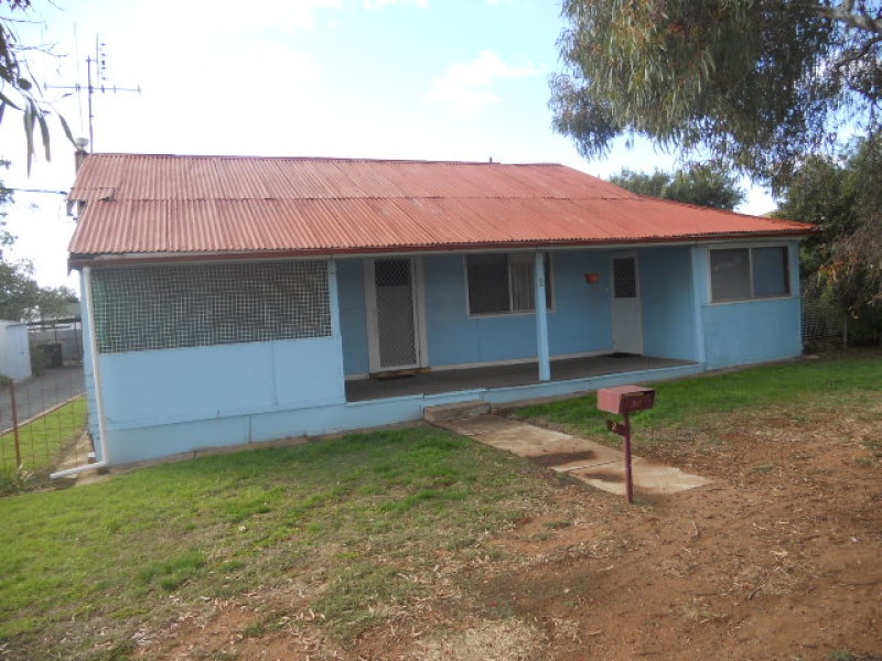 2 Medlyn Street, Parkes, NSW 2870 - Property Details