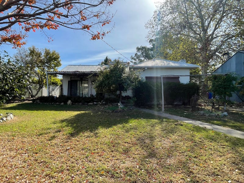 10 Bartley Street, Moyhu, Vic 3732 - Property Details