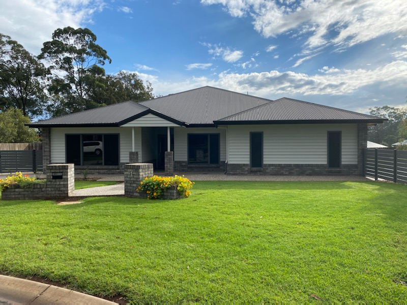 1 Wattle Close, Highfields, Qld 4352 - Property Details