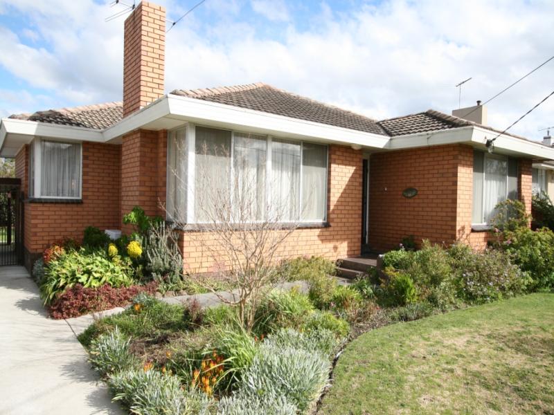 18 Fairbairn Street, Springvale, Vic 3171 - Property Details