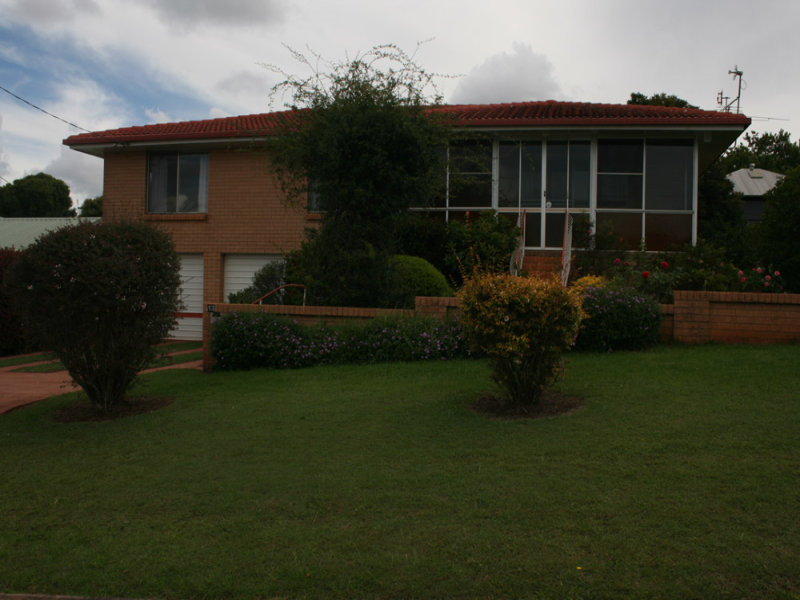 13 Martini Street, Mount Lofty, QLD 4350 - realestate.com.au