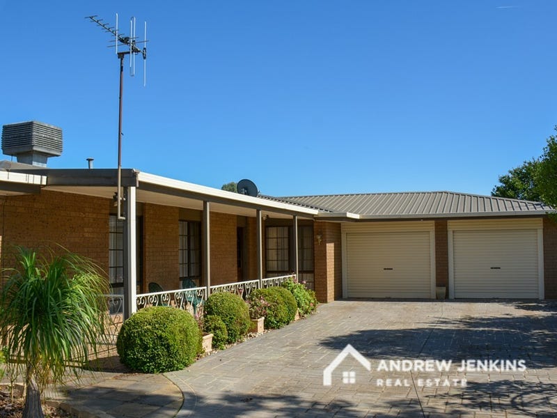 25 Moore St, Katamatite, Vic 3649 - Property Details