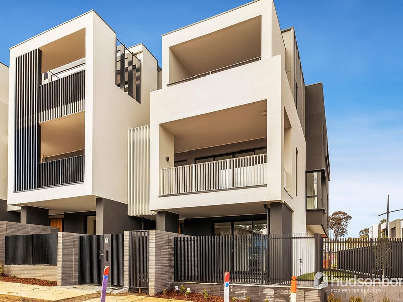 10 Stables Circuit, Doncaster, VIC 3108 - realestate.com.au