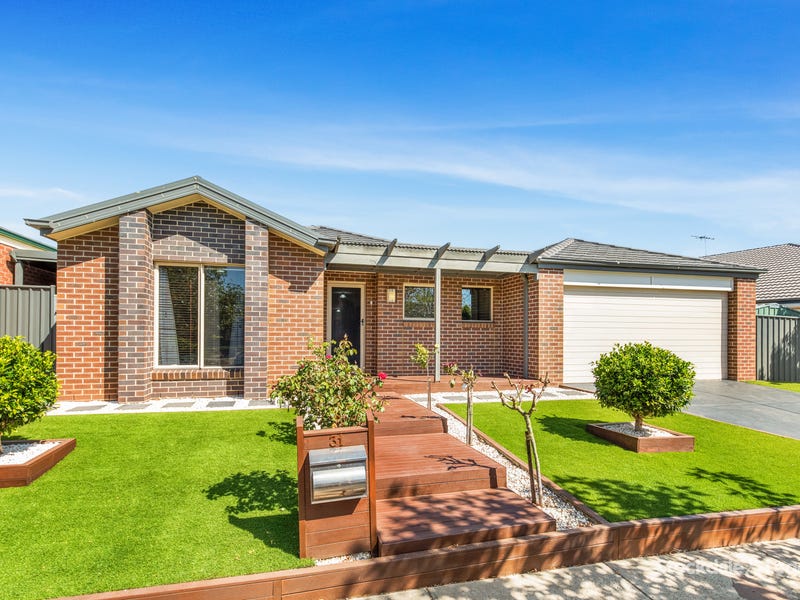 31 Leichardt Drive, Manor Lakes, VIC 3024 - realestate.com.au