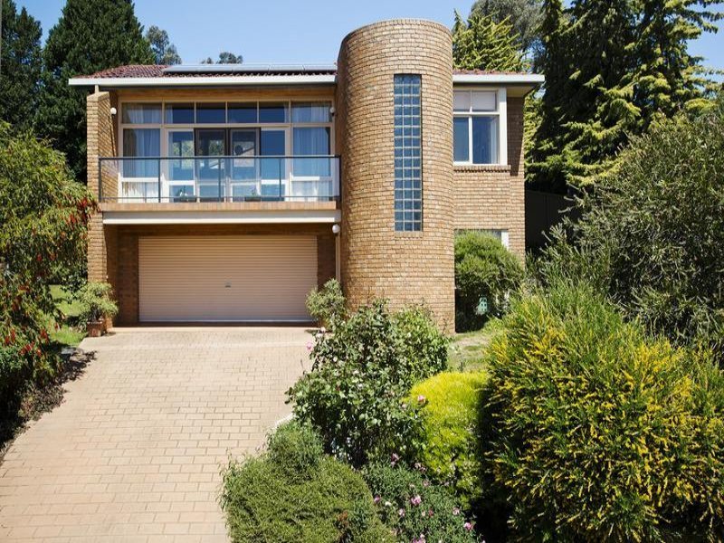 10 Hillary Court, Strathdale, Vic 3550 - Property Details