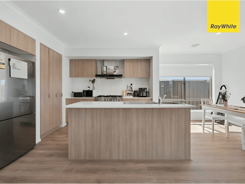5 Ruff Way, Melton South, VIC 3338 - realestate.com.au
