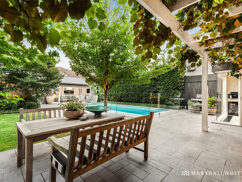 2 Carmyle Avenue, Toorak, Vic 3142 - Property Details