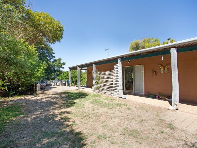 4 Smith Court, Yanchep, WA 6035 - Property Details
