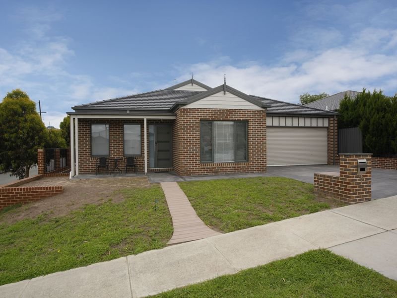 7 Michigan Grange, Pakenham, Vic 3810 - Property Details