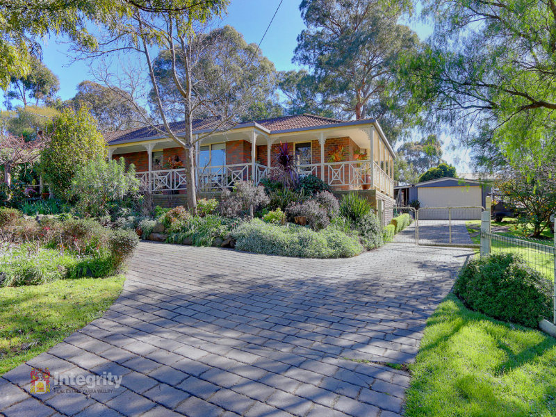 16 Armstrong Grove, Yarra Glen, VIC 3775 - realestate.com.au
