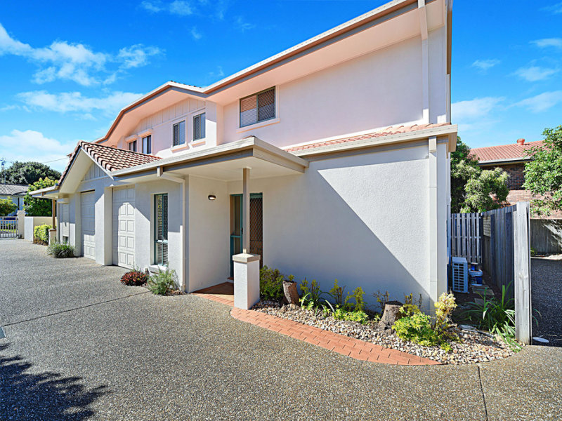 2/4 Gordon Street, Labrador, Qld 4215 - Property Details